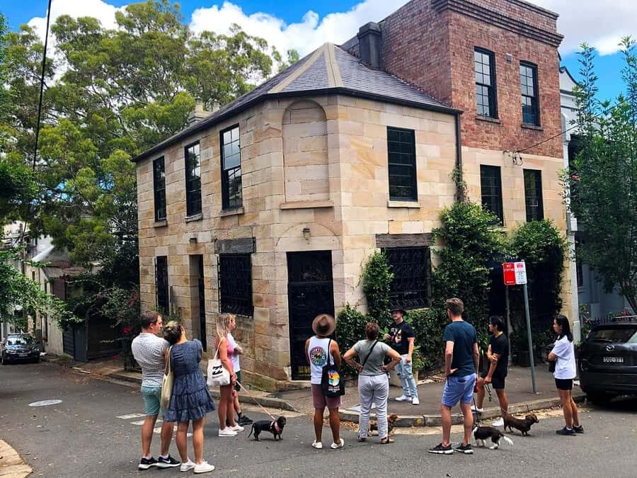 Sydney: Slum & Crime Scene History Tour with Colonial Pub - Visiting Historic Crime Scenes and Cold Cases