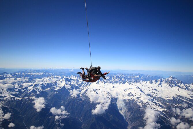 Tandem Skydive 10,000ft from Franz Josef - An In-Depth Look at the Franz Josef Skydiving Experience