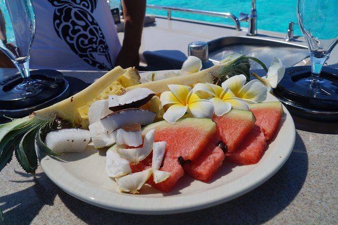 Toa Boat Bora Bora Private Lagoon tour with Lunch on Entertainer Bar Boat - A Closer Look at the Itinerary