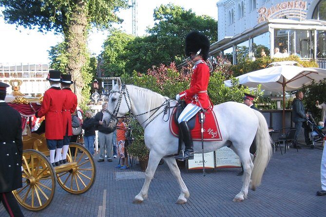 3h walking tour, small group max 10 people Copenhagen - FAQs