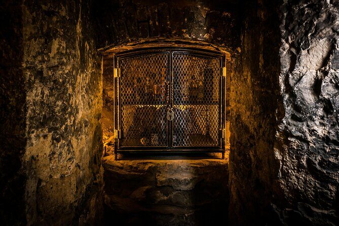 90min Underground Whisky Tasting in Edinburgh's Old Town - Authenticity and Value