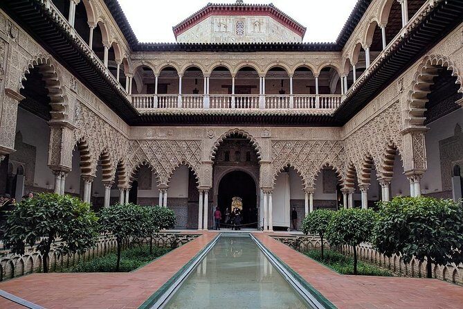 Alcazar, Cathedral and Giralda of Seville with entrance fee included - Who Should Book This Tour?
