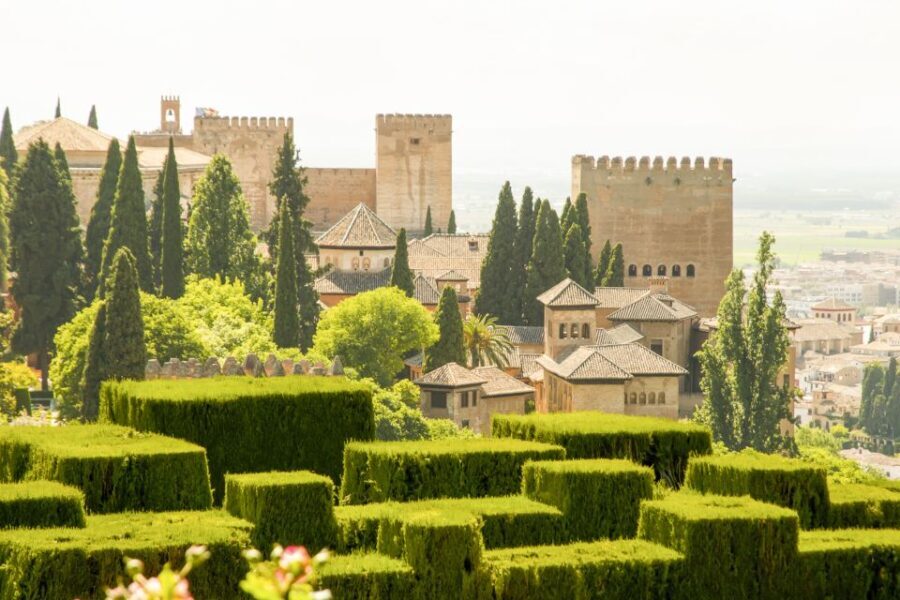 Alhambra: Generalife Gardens & Alcazaba Fast-Track Tour - Who Is This Tour Best For?