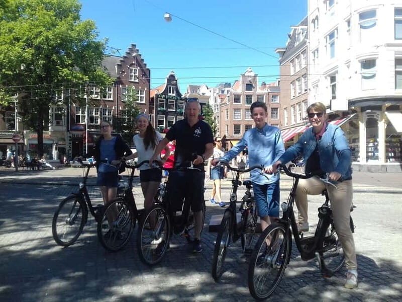 Amsterdam bike tour with a French-speaking guide local! - A Deep Dive into the Experience