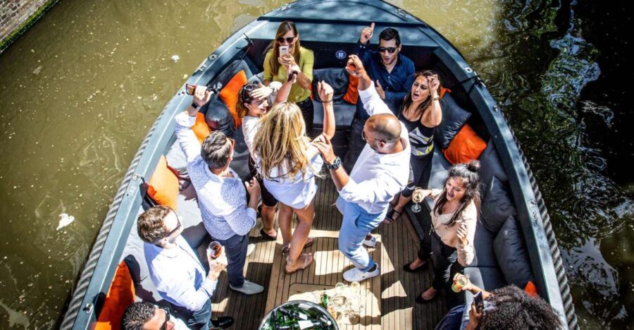 Amsterdam: Canal Belt Private Beer Boat Tour - What to Expect on the Canal Belt Private Beer Boat Tour