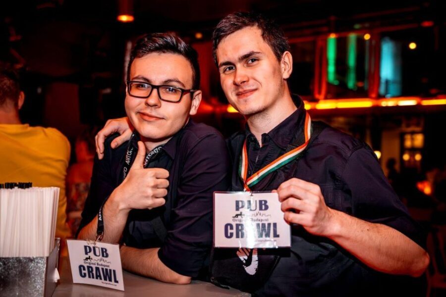 Amsterdam: Original Pub Crawl Party with VIP Entrance - The Value for Money