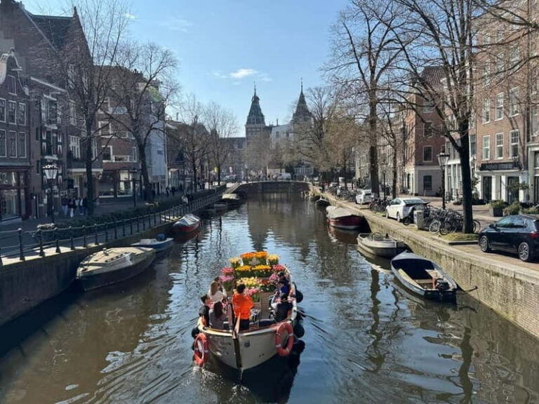 Amsterdam: Premium Tulip Boat Canal Tour - Who Is This Tour Perfect For?