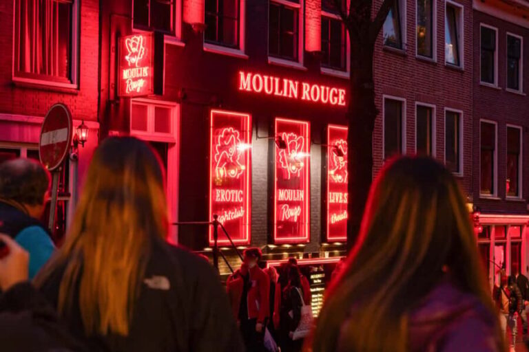 Amsterdam: Red Light District Tour in DE/EN/IT/ES/FR - Why This Tour Works for Travelers