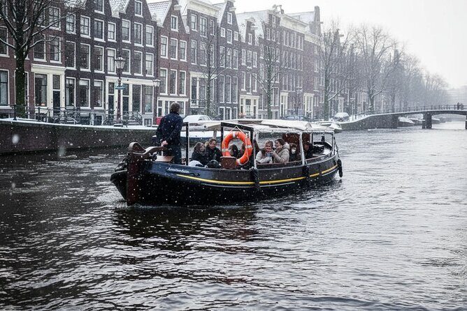 Amsterdam Smoke Friendly Cruise with drinks option & local guide - Authentic Traveler Insights