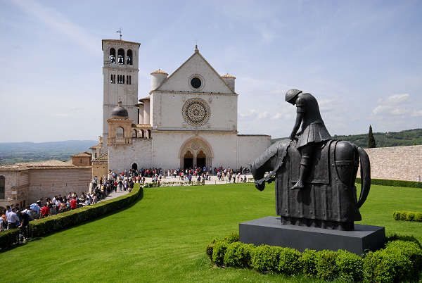Assisi: Private Walking Tour with St. Francis Basilica - An In-Depth Look at the Tour