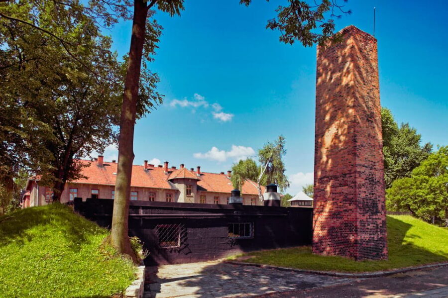 Auschwitz-Birkenau: Guided Tour with Fast Track Ticket - Who Is This Tour Best For?