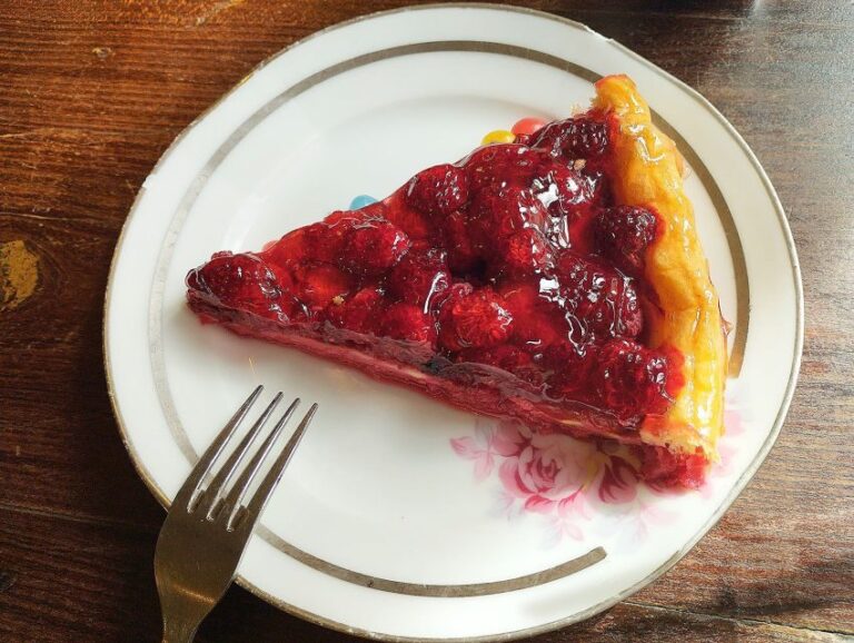 Avignon: Historic District Guided Food & Wine Walking Tour - Whats Included and What To Expect