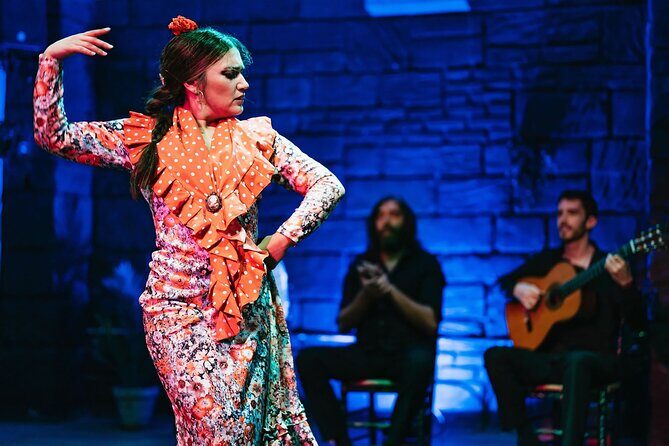 Baraka Triana. Flamenco show with drink - The Performance: What to Expect