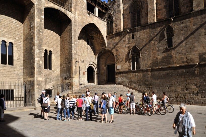 Barcelona 2-Hour Gothic Walking Tour - The Experience and Why It Works