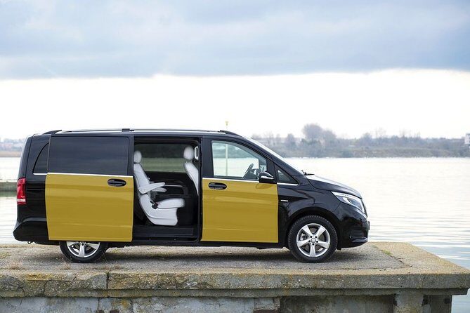 Barcelona Airport Departure Transfers - Vehicle Comfort and Luggage Handling