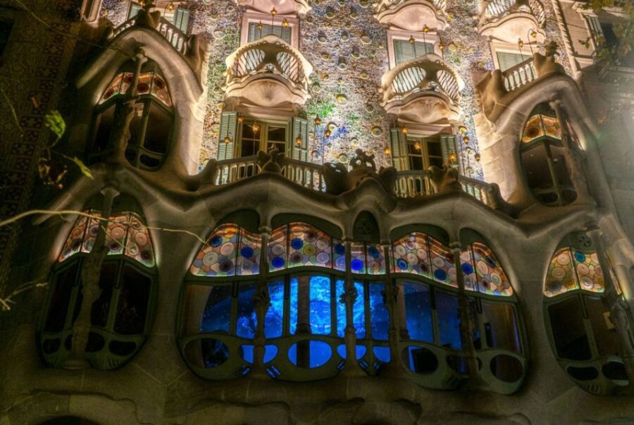 Barcelona: Casa Batlló 'A Winter Night' Experience - The New Immersive Rooms: The Gaudí Dome & Concierge Room