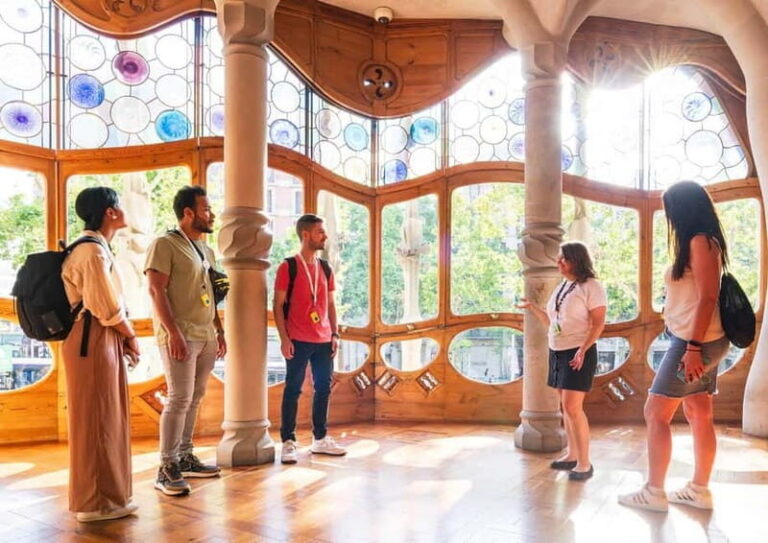 Barcelona: Casa Batlló Tour and Optional White Rabbit Museum - Value and Practicality