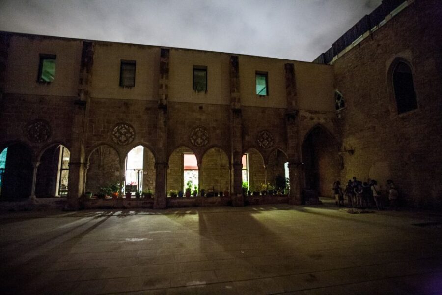 Barcelona: Dark History Night Walking Tour - Why This Tour Is Worth It