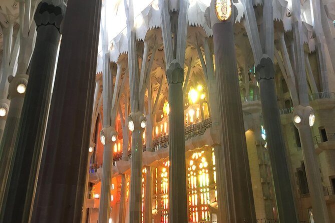 Barcelona: Highlights of Sagrada Familia Max 6 People Guided Tour - Exploring the Itinerary in Detail