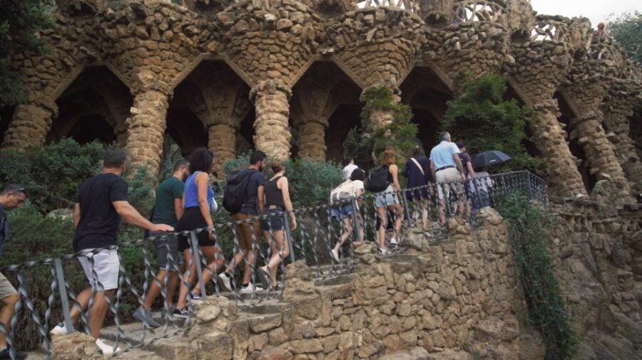 Barcelona: Park Guell Guided Tour with Skip The Line Entry - What to Expect from the Tour