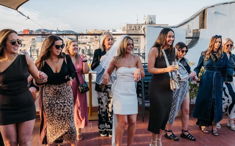 Barcelona: Rooftop Salsa Class with Bottomless Sangria - Key Points