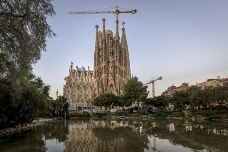 Barcelona: Sagrada Familia Entry Ticket with Audio Guide - Navigating the Experience: What to Expect from Entry to Exit