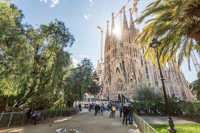 Barcelona: Sagrada Familia Guided Tour with Fast Track Access - FAQ