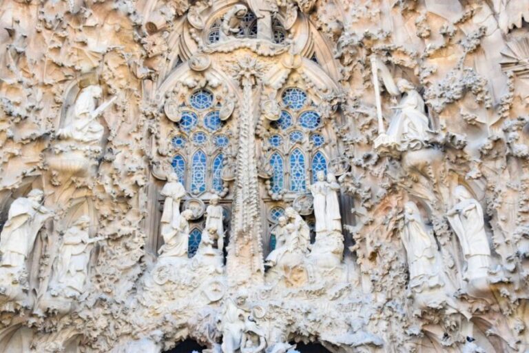 Barcelona: Sagrada Familia Guided Tour with Tower Access - Value for Money: Is This Tour Worth It?