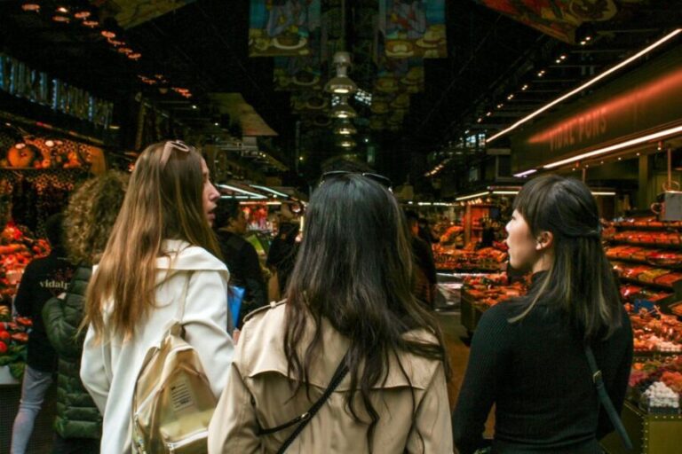 Barcelona: Sagrada Familia, Park Güell & Gothic Quarter Tour - Transportation and Logistics