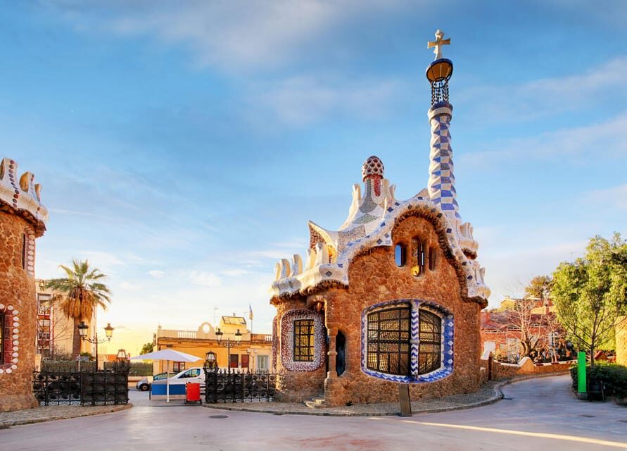 Barcelona: Sagrada Familia & Park Güell Guided Tour & Ticket - What Makes This Tour Stand Out?