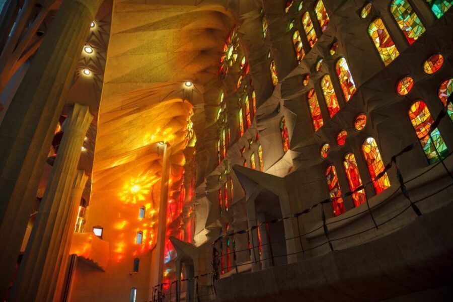 Barcelona: Sagrada Familia Skip-the-Line Guided Tour - Practical Details and Tips