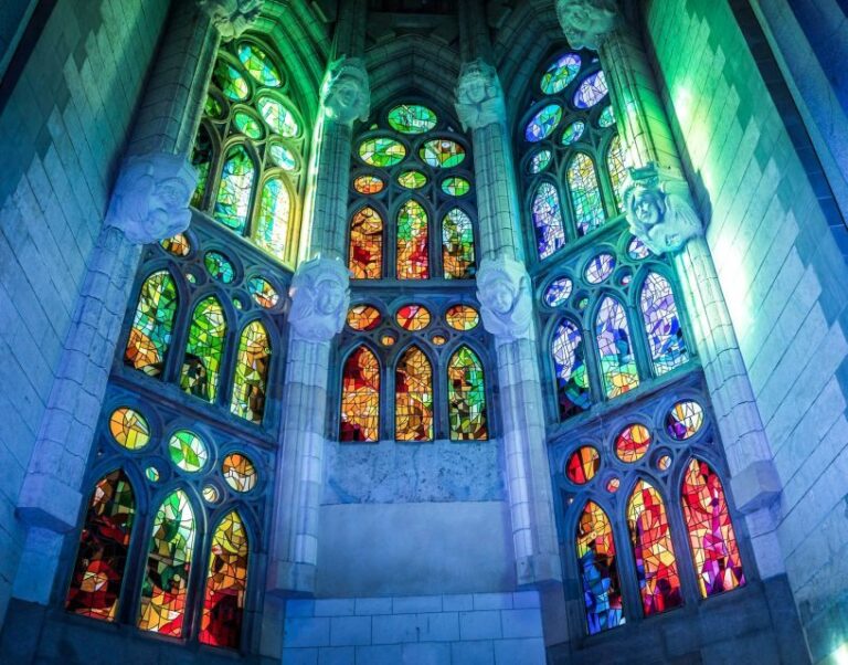 Barcelona: Sagrada Família Skip the Line Tour & Entry Ticket - The Guided Experience: Why It Matters