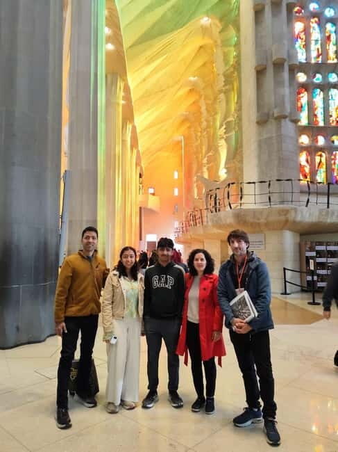 Barcelona: Sagrada Familia Skip-the-line Tour with Guide - Authentic Insights from Reviewer Feedback