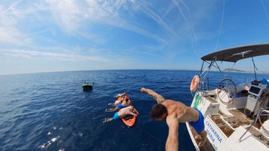 Barcelona: Sunset Sailing Experience with Snacks and Cava - Who Will Love This Experience?