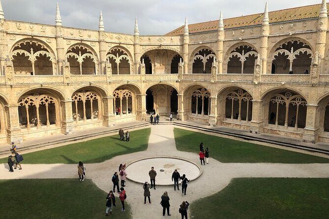 Belem and Jeronimos Monastery Guided Small Group Walking Tour - The Experience at Each Stop