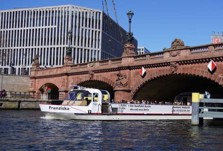 Berlin: 1-hr Boat Tour with Bilingual Live Guide (DE/EN) - The Itinerary and What You’ll See