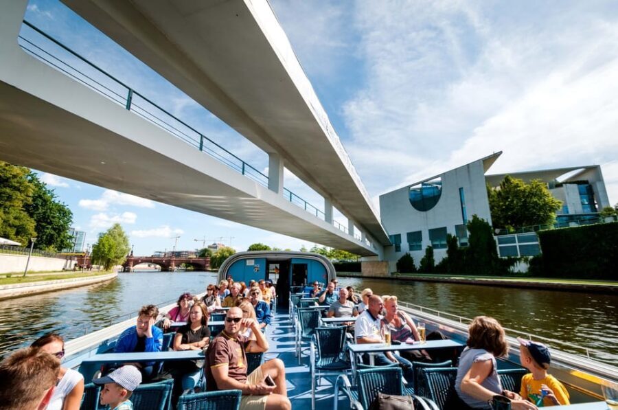 Berlin: 3.25-Hour Spree & Landwehrkanal Boat Tour - What to Expect During the Cruise
