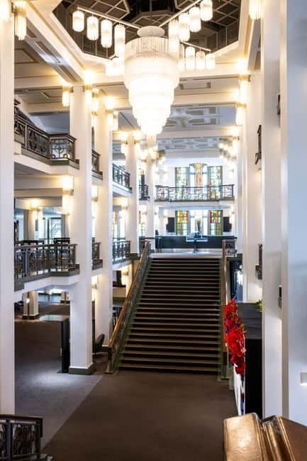 Berlin: BLINDED by DELIGHT Grand Show at Friedrichstadt-Palast - What Youll Experience