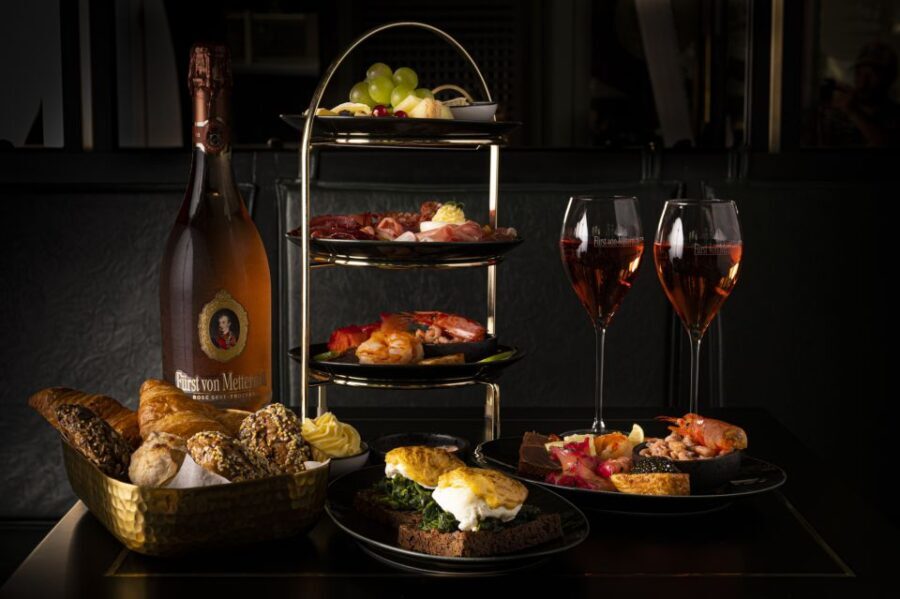 Berlin: Breakfast at Café Wintergarten - What the Menu Offers