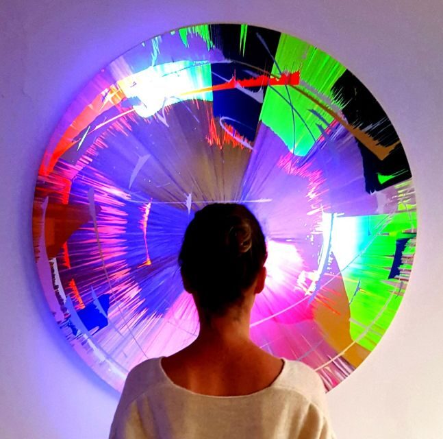 Berlin: Create Your Own Spin Painting at Jans Echternacht - What to Expect During the Workshop