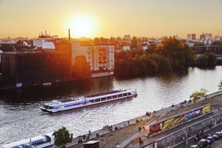 Berlin: Evening City Sightseeing Cruise - Value and Practicality