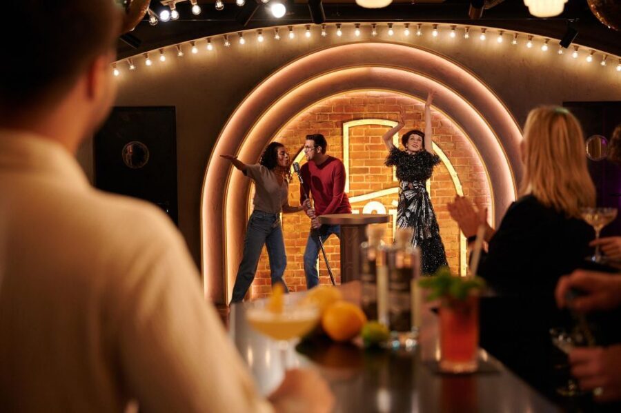 Berlin: Madame Tussauds Museum & Berlin Dungeon Combo Ticket - Practical Details and Tips