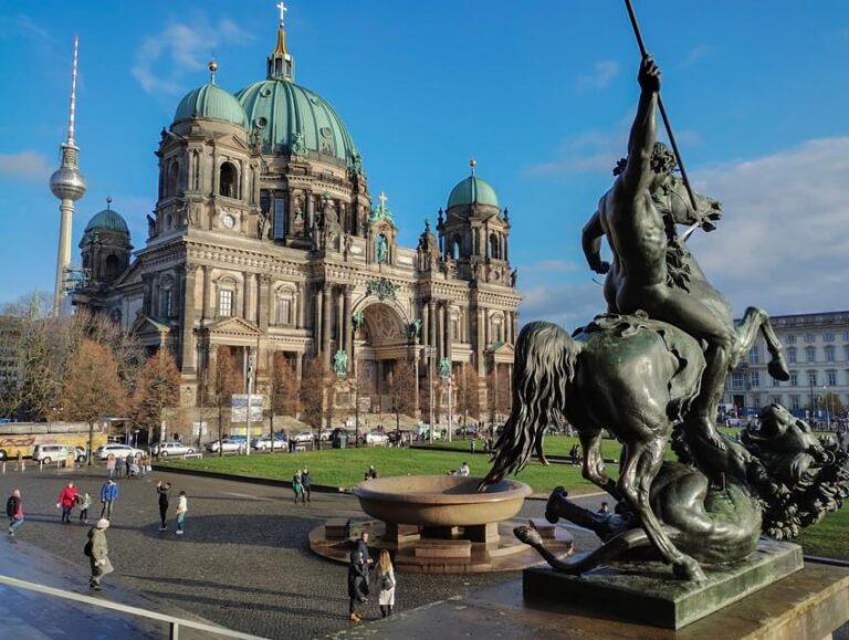 Berlin: Museum Island Guided Walking Tour - Detailed Breakdown of the Itinerary