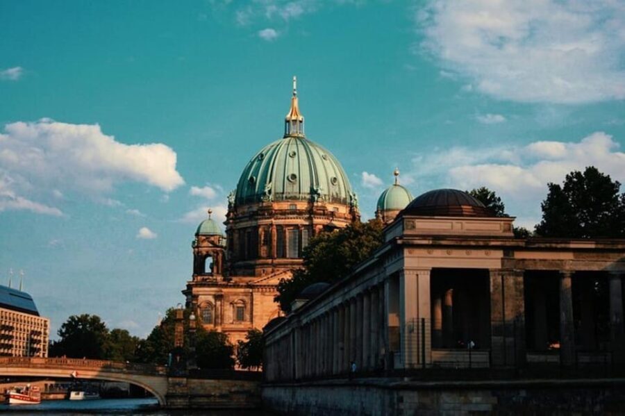 Berlin : Must-see attractions Walking Tour - A Deep Dive into the Tour Experience