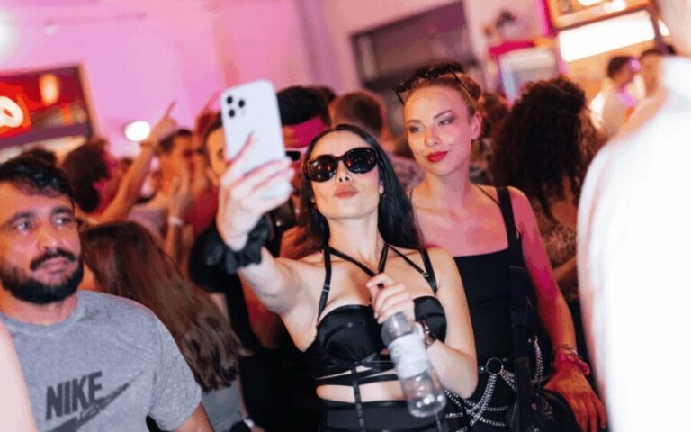 Berlin: Pub Crawl with Shots and VIP Club Entry - FAQ