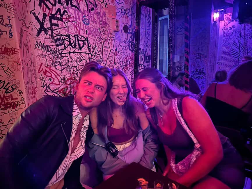 Berlin Pubcrawl: Shots, Party Games, Prices & VIP Club Entry - Deep Dive into the Experience