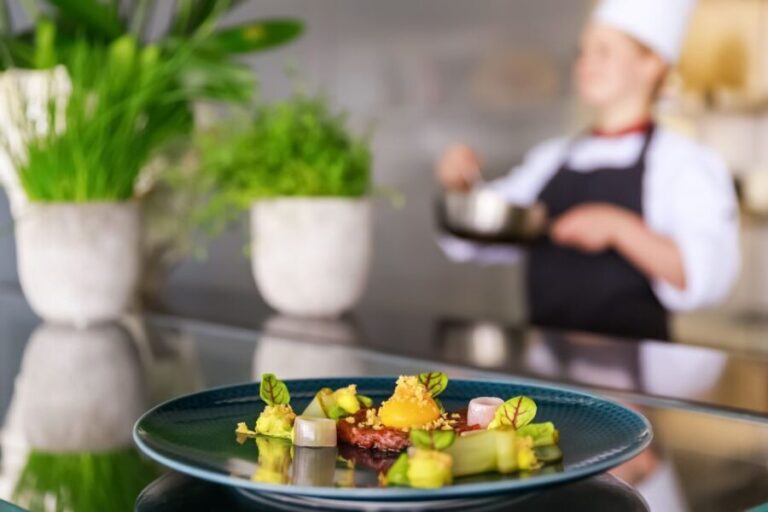 Berlin: Rooftop Dinner at the Käfer Restaurant Reichstag - Key Points