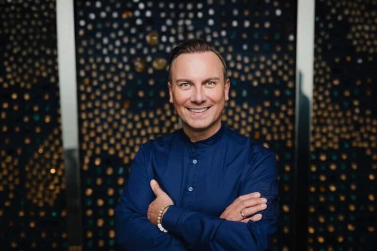 Berlin: TV Tower SPHERE Restaurant Tim Raue Entry Ticket - Who Should Consider This Experience?