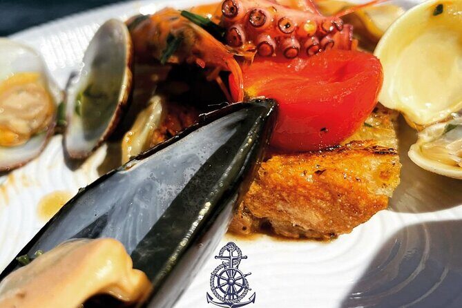 Boat excursion with lunch on board to discover Ischia - FAQ