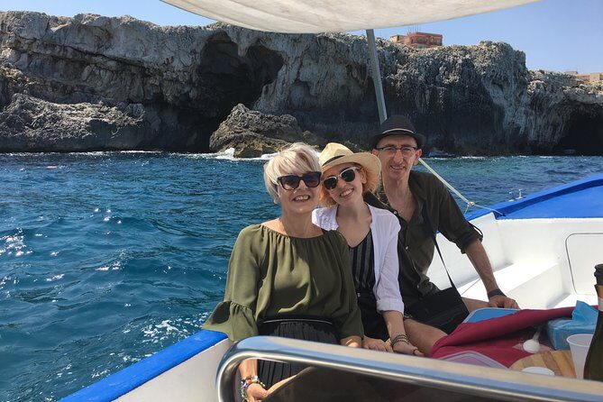 Boat tour of Ortigia Island and sea caves - The Itinerary in Detail